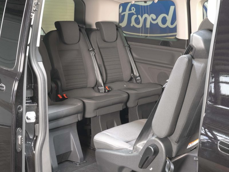 Ford Tourneo Custom Titanium Bus 8-Sitzer - autohaus.biz