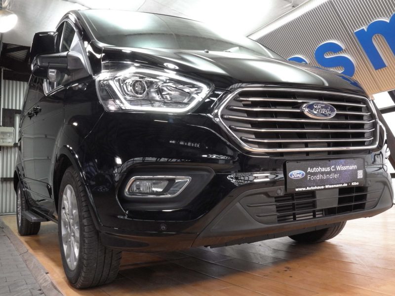 Ford Tourneo Custom Titanium Bus 8-Sitzer - autohaus.biz